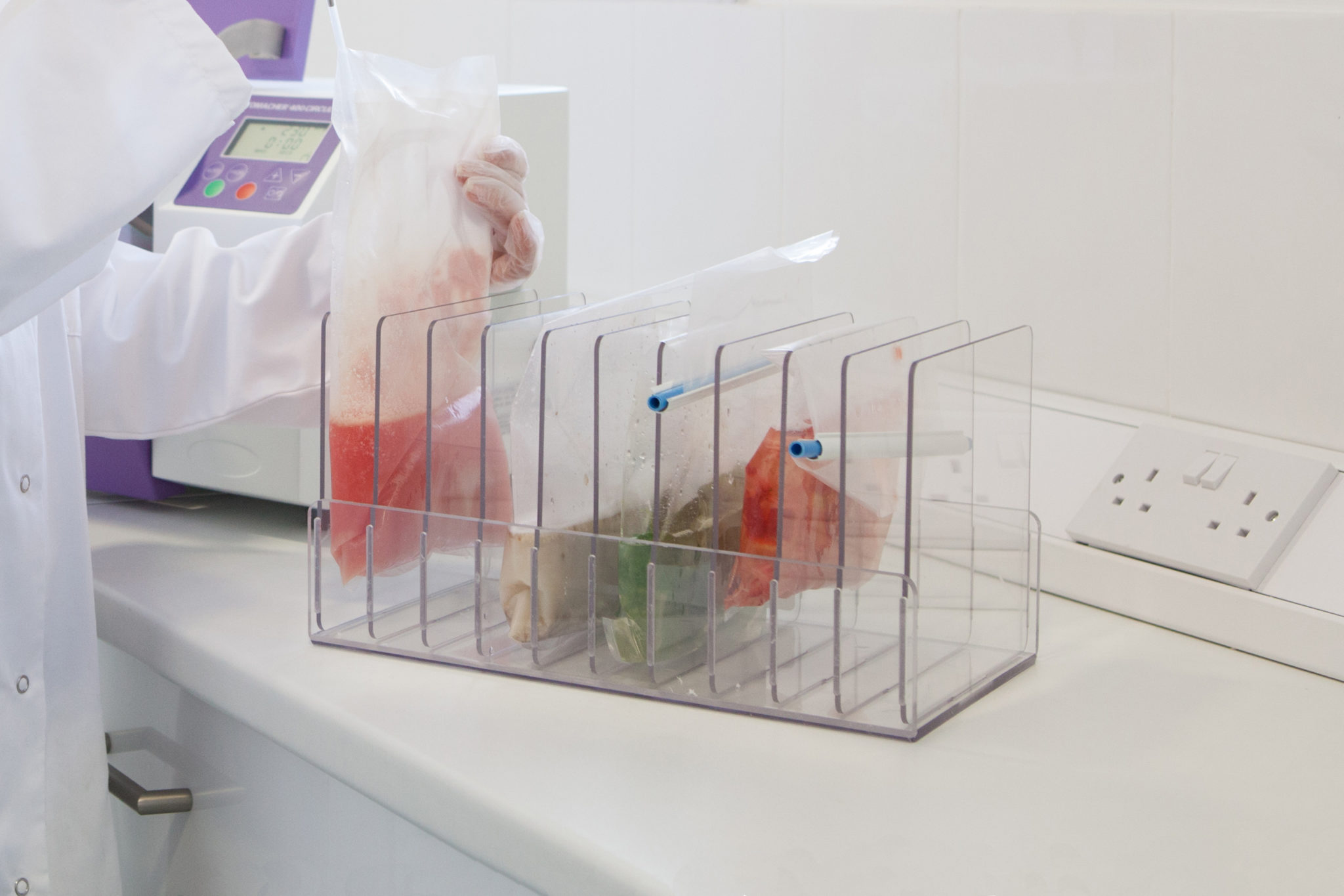 Stomacher® Bag Clip fits 80 + 400 blender bags | Seward