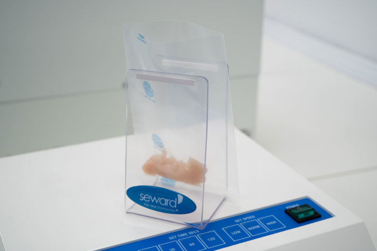 Stomacher® 80 Bag Opener | Seward